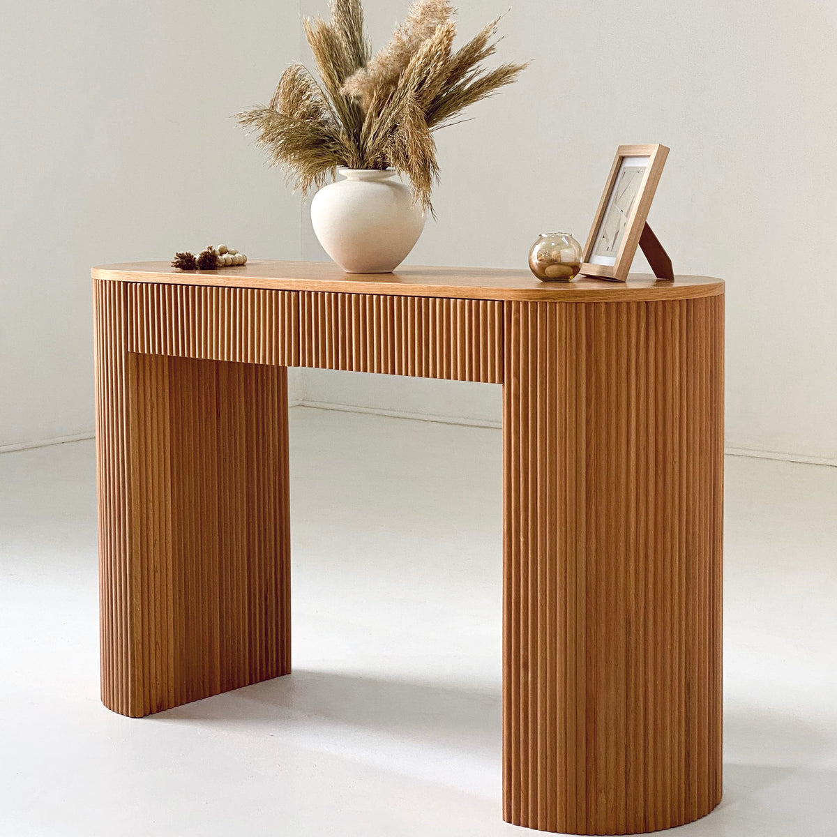 Fluted Console – ariika